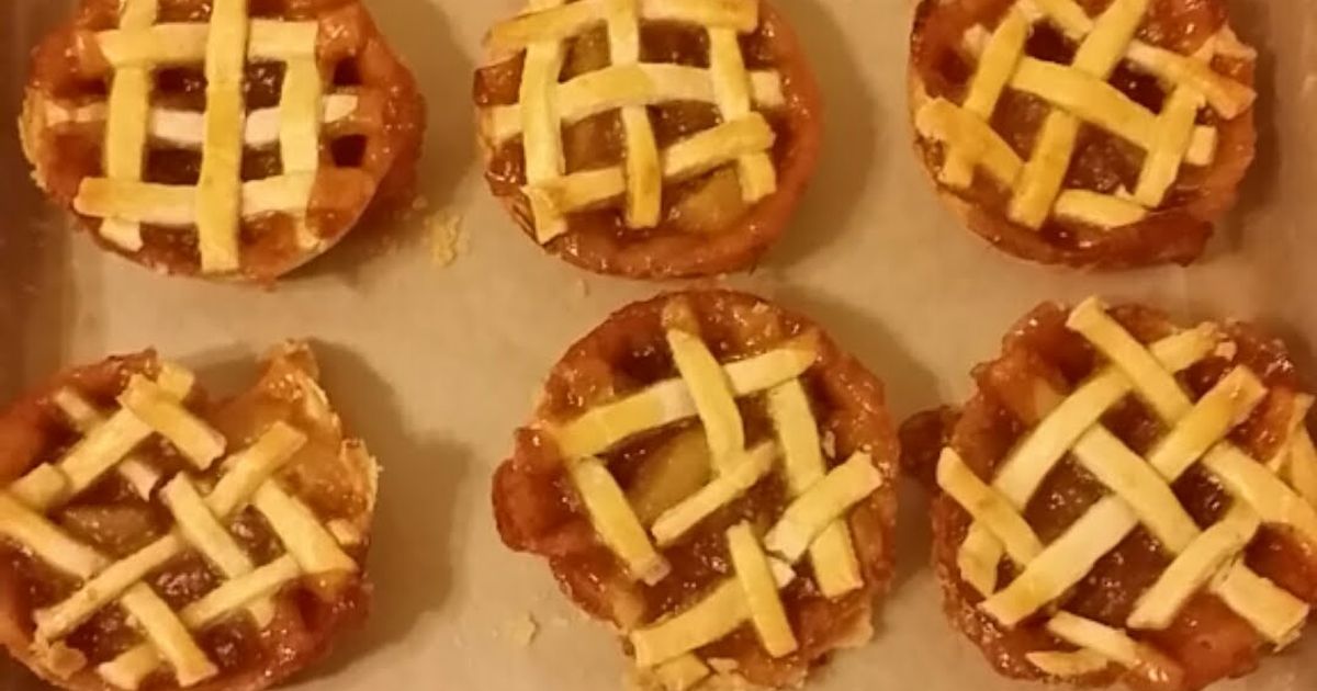 Taisen's Mini Fruit Pies Recipe by taisen76