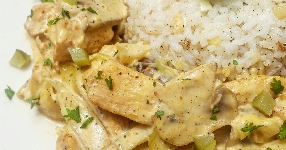 Resep Chicken Stroganoff with Garlic-Butter Rice oleh Monica Novara H ...