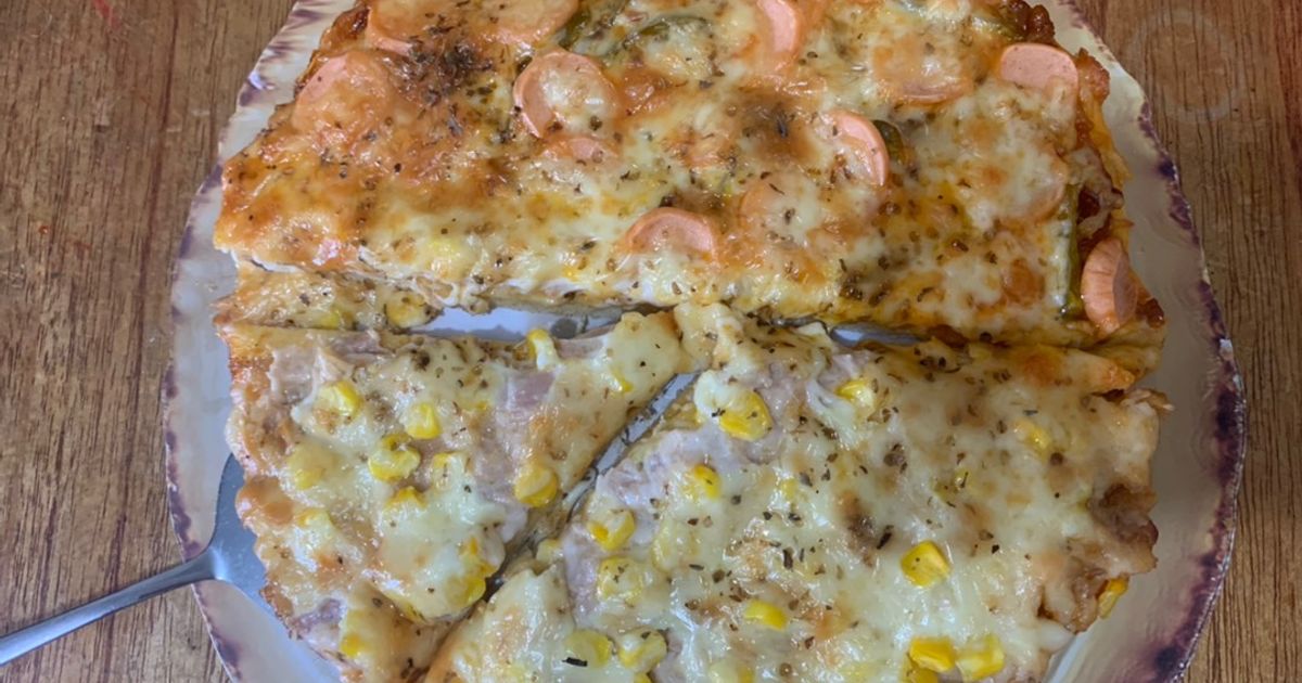 Resep Pizza Tuna Mayo Mix Sosis Paprika oleh yenyenjuliana - Cookpad