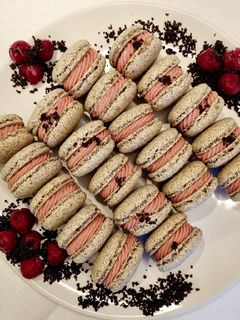 Macaron, Málnás Fehércsokis Ganache Al | Nagy Ildikó receptje - Cookpad ...
