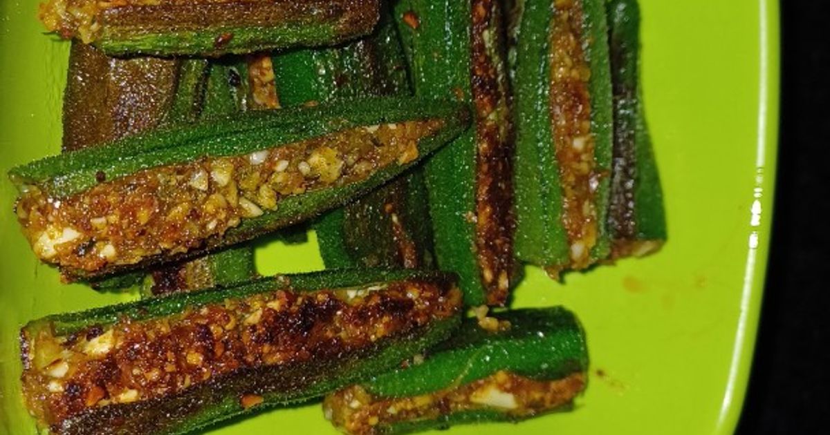 Masala Okra With Dry Coconut Recipe by Supriya Devkar - Cookpad