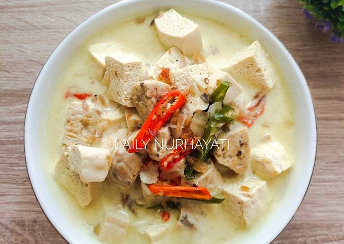 Resep Lodeh tahu tempe bumbu iris oleh Laily Nurhayati - Cookpad