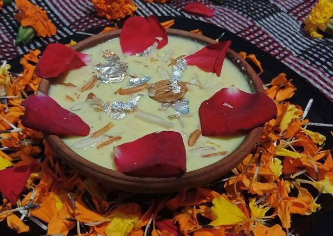 Zaafran & gulab Chenna kheer Recipe by Shifali Gupta - Cookpad