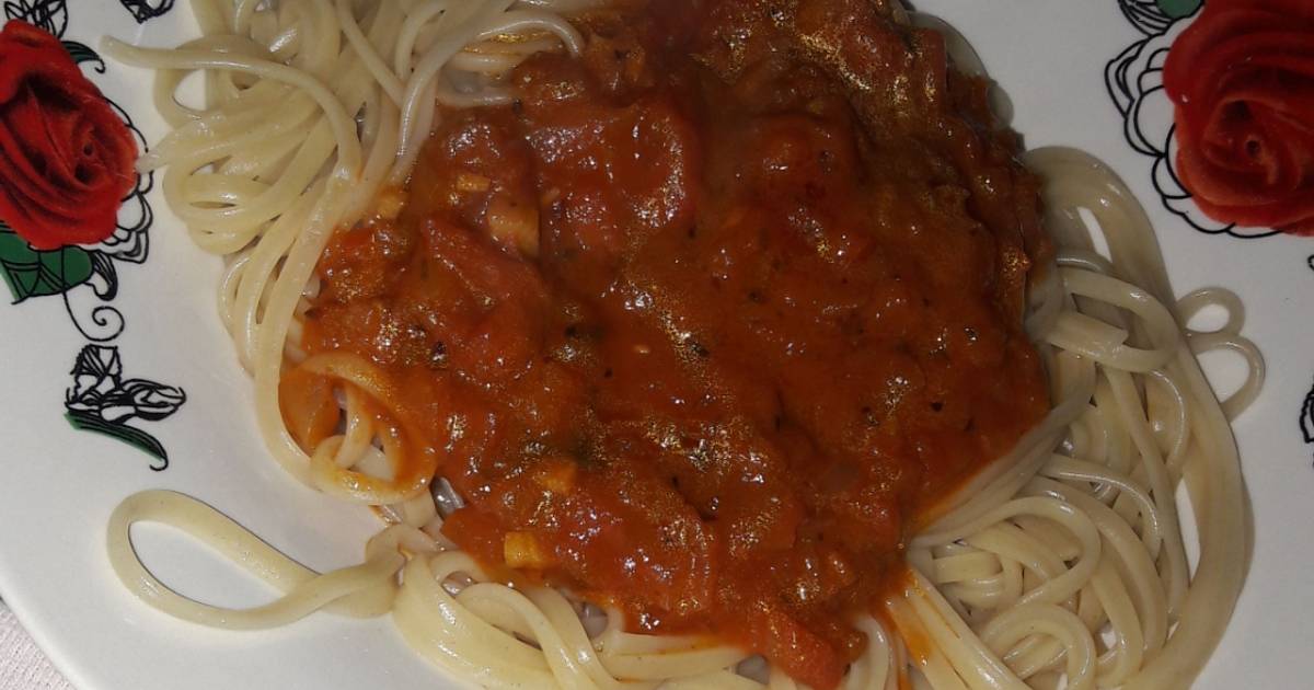 Fideos con salsa caserita y rápida Receta de Magui ♡- Cookpad