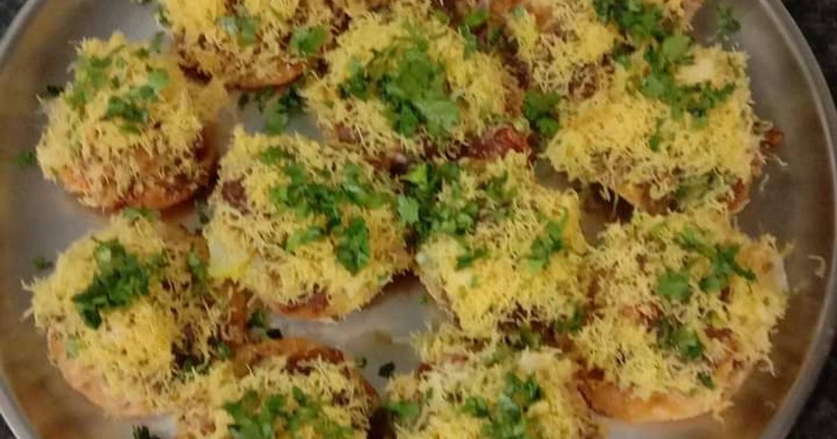 Sev batata poori Recipe by Maya's Recipe's - Cookpad