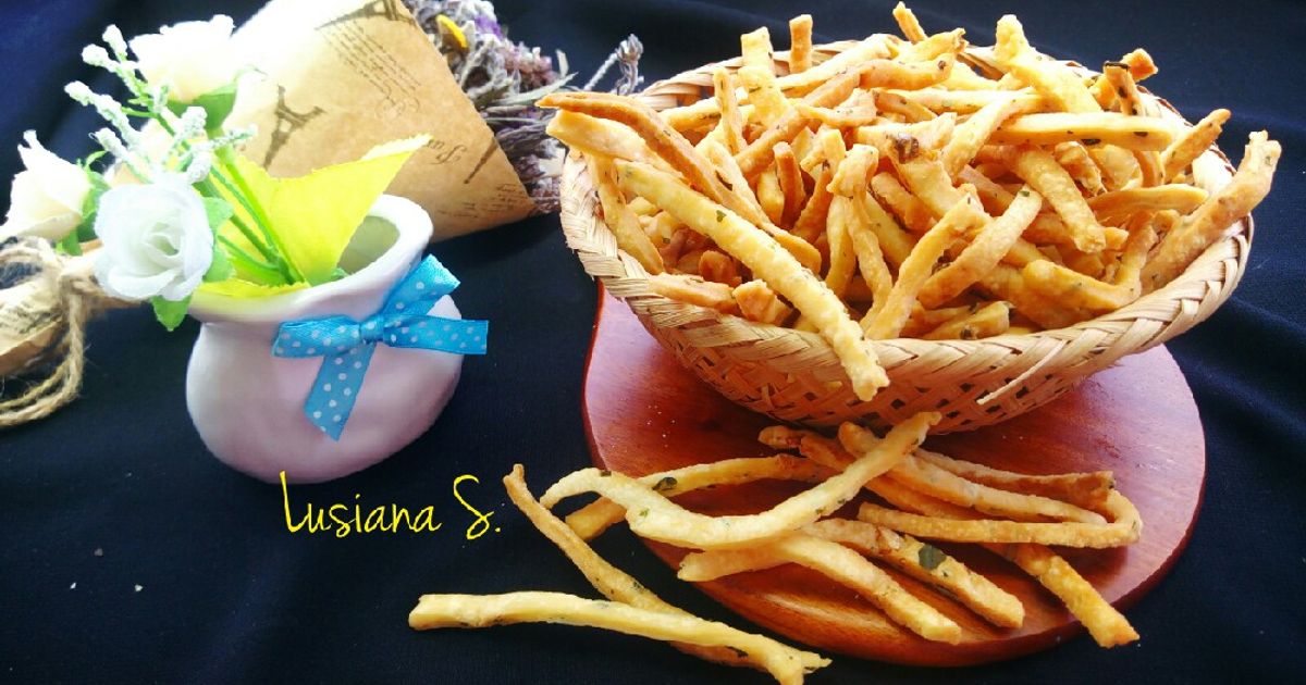 Resep Stik Bawang Seledri Keju oleh Lusiana S. Musa - Cookpad