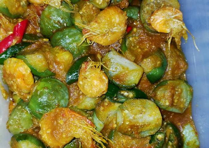 Resep Oseng udang terong lalap pedas oleh Hima Queena - Cookpad