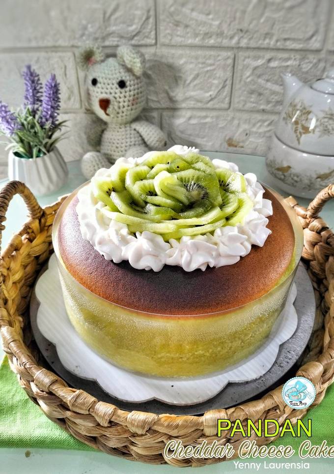 Resep Pandan cheddar cheese cake oleh Yenny Laurensia - Cookpad