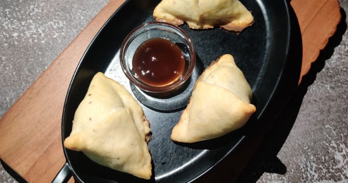 Baked Aloo Maida Samosa (Healthy, Tasty And Less Oil) Recipe by rama ...