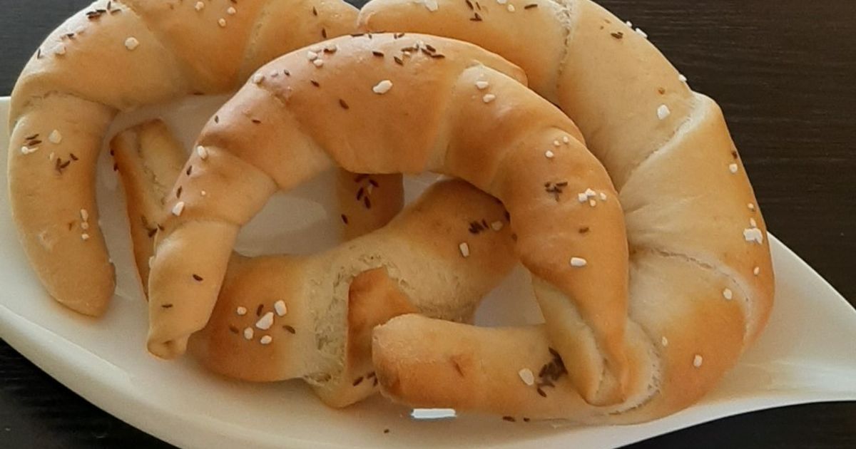 Kelesztés Nélküli Köménymagos Sós Kifli | Habán Béláné receptje ...