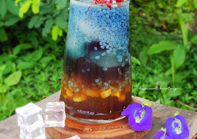 Resep Es Belimbing Wuluh Bunga Telang oleh desmawati kuretangin - Cookpad