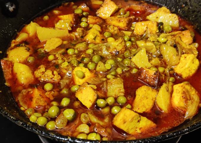 Aloo matar paneer ki sabzi Recipe by Susmita Patnaik - Cookpad