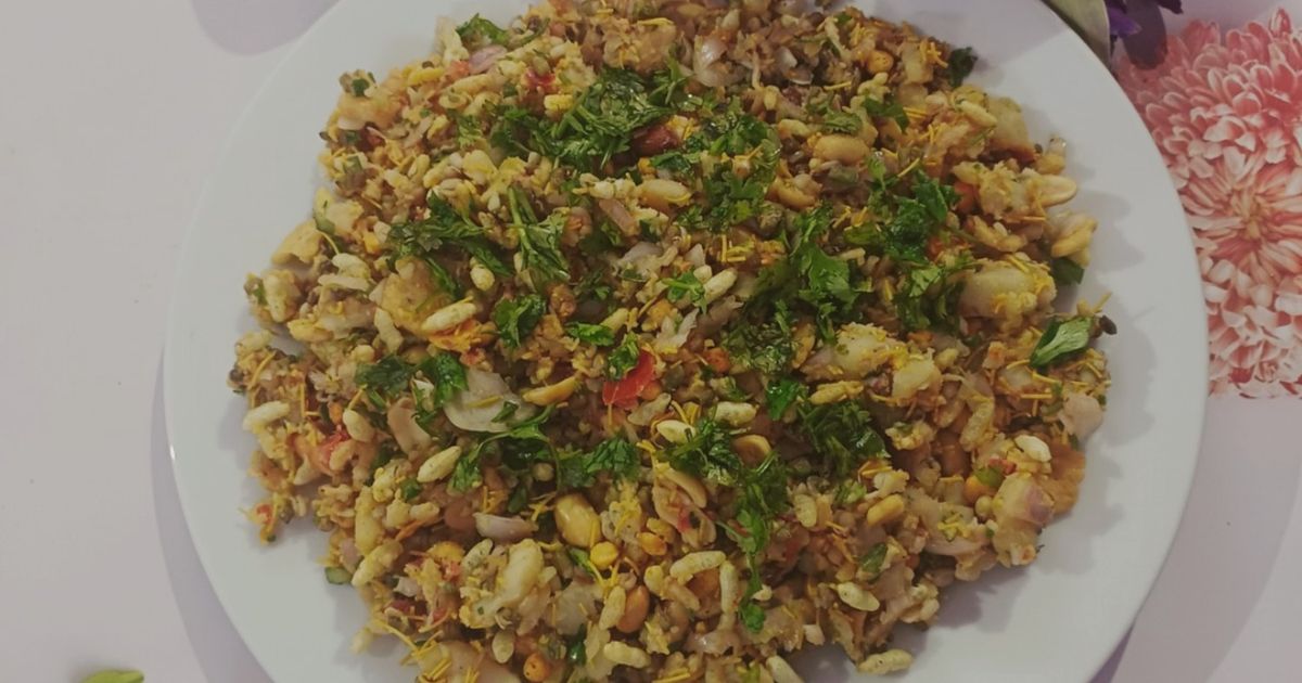 Diet Bhel With Moong Sprouts Recipe by ZMA - Cookpad