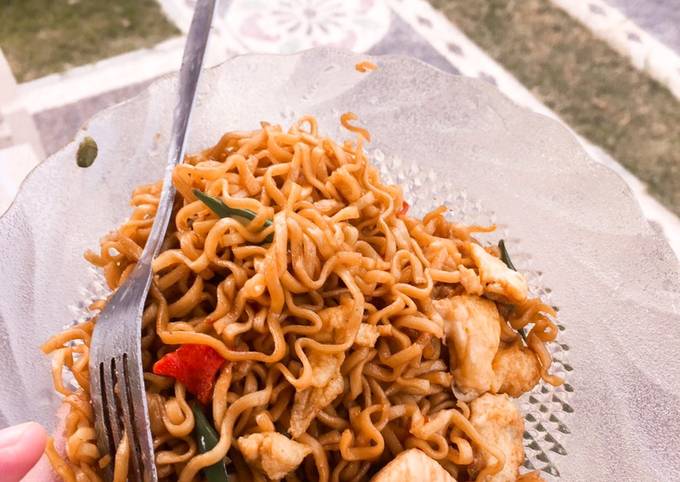 Resep Mie Goreng Chinese Sederhana oleh Intan Partayanti - Cookpad
