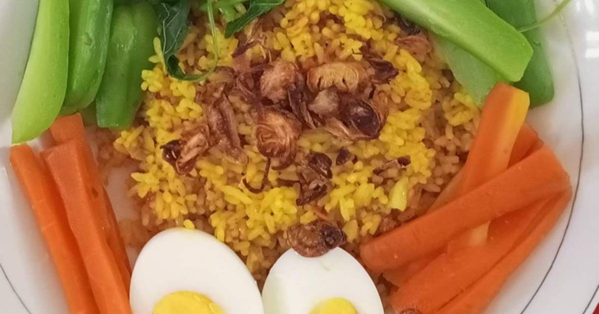 Resep Nasgor kunyit ala by me oleh Pawon Happy cooking mommy - Cookpad