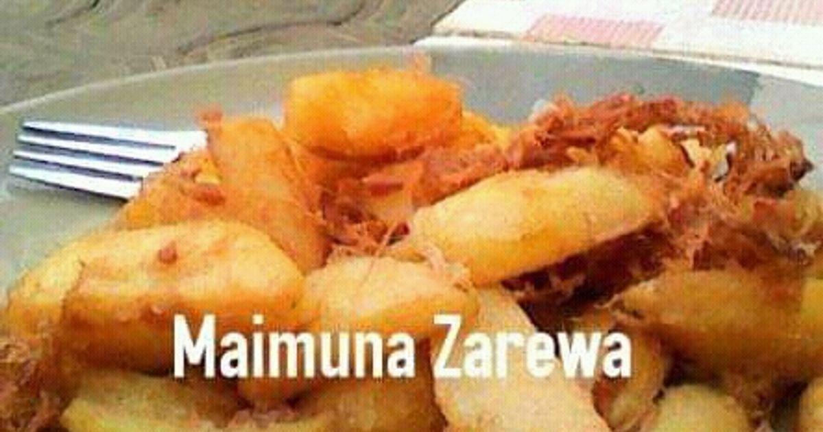 Fried Irish Potatoes And Egg Recipe by Maimuna Zarewa - Cookpad
