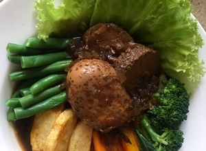 Resep galantin sapi lembut dan gurih, cocok untuk bekal anak