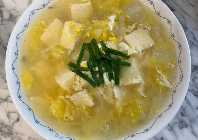 Resep Sup Tahu Sawi Putih oleh Sarah Kuswinarningtias - Cookpad