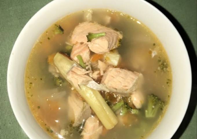 Resep Sup Salmon(mpasi 1th) oleh Lina Charlina - Cookpad