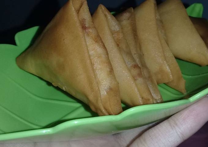 Resep Samosa isi ayam suwir oleh Hay Erica🥞🥯 - Cookpad Resep Samosa isi ayam suwir oleh Hay Erica🥞🥯 - Cookpad