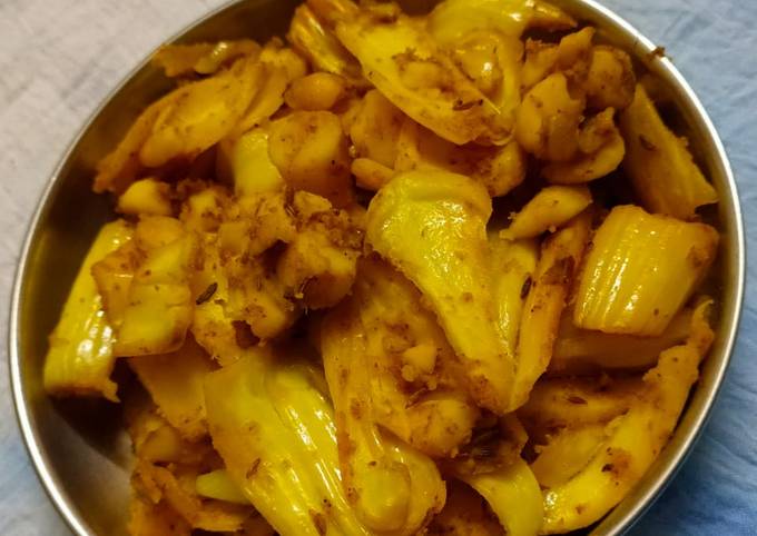 फणसाचे कच्चे गरांची भाजी (fansache kacche garanchi bhaji recipe in ...