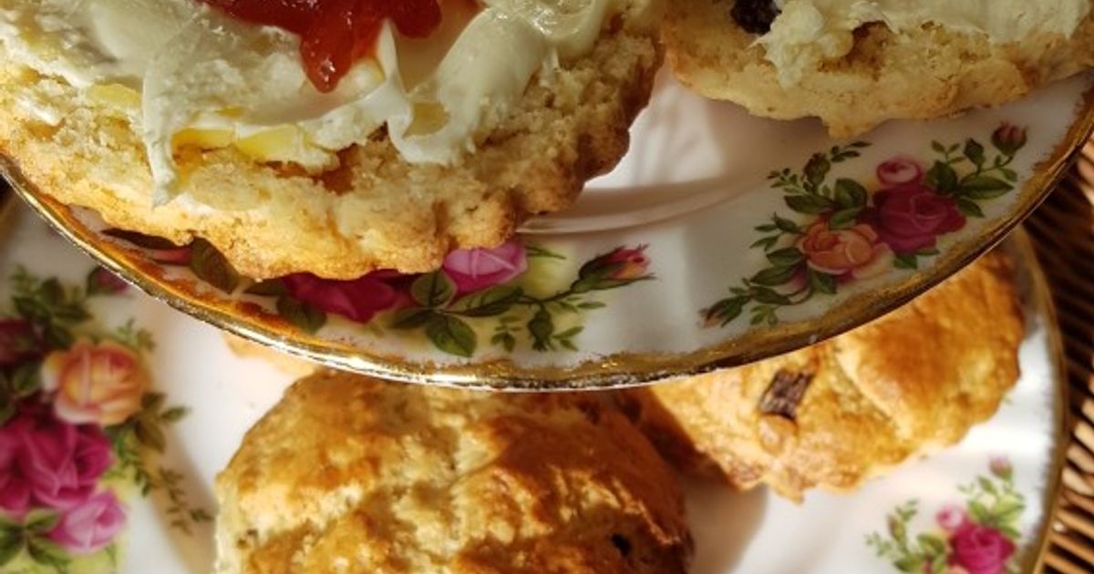 Sultana Scones Recipe by Brinda Bungaroo - Cookpad