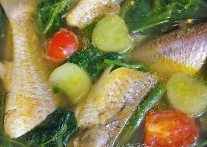 Resep Sayur Asem Ikan Belanak oleh Vey Alodia's Kitchen - Cookpad