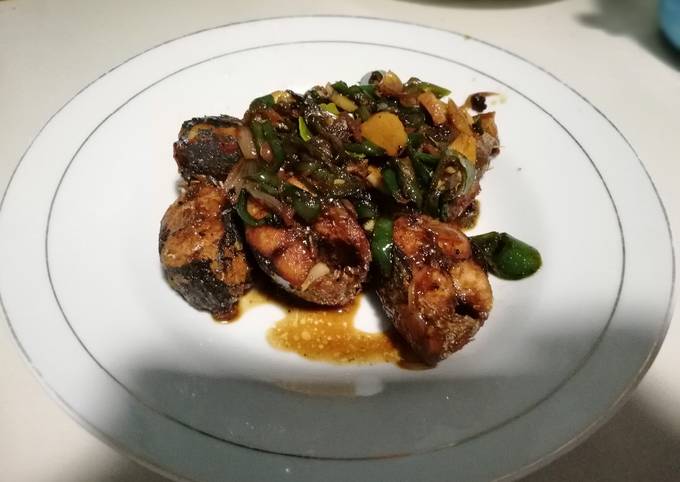 Resep Ikan cabe hijau oleh Anggun Arshandy - Cookpad