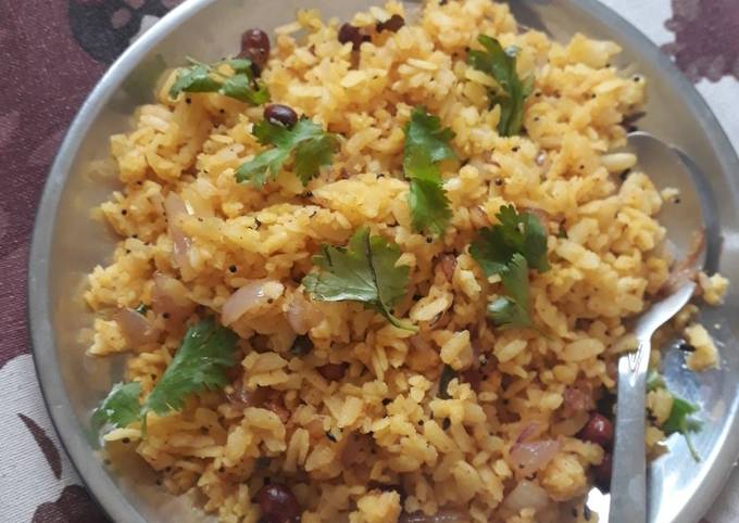 Masala poha Recipe by Sarita Kalra - Cookpad
