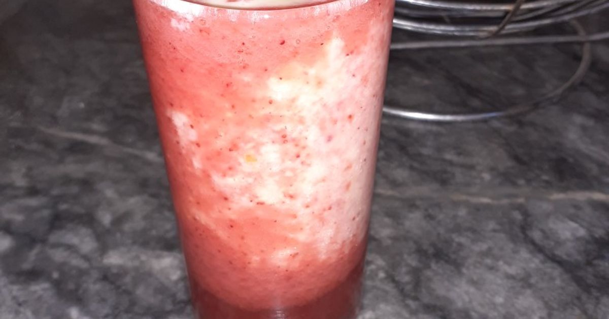 Strawberry & Mango Swirl Smoothie Recipe by Muskan Ali