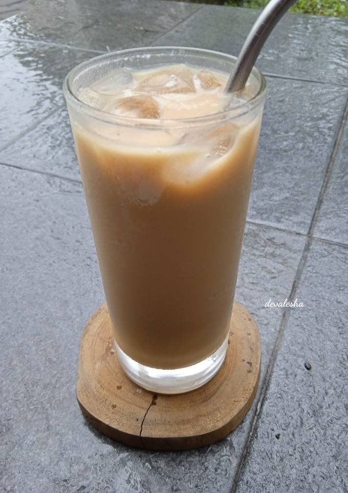 Resep Thai Iced Coffee (Gafae Yen) oleh Devalesha Kitchen - Cookpad