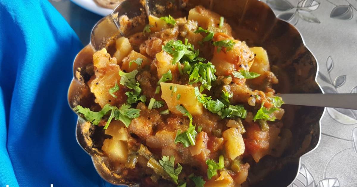 Long beans-potato curry/ Barbati-aloo sabzi Recipe by Maria Emmanuel ...
