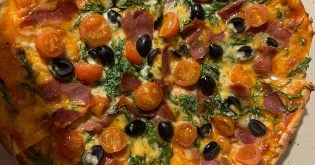 Pizza con rúcula y jamón Receta de Anamaria G.- Cookpad