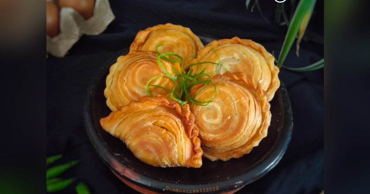 Resep Karipap Pusing (Pastel Singapore) oleh Ummu Azzam 💐 - Cookpad
