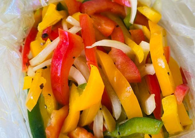 Mediterranean Capsicum Salad Recipe by Gem - Cookpad