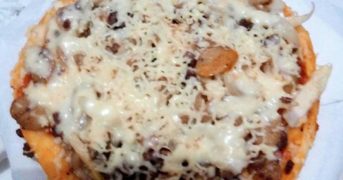 Resep Pizza Dagil Sis (Daging Giling Sosis) oleh rantikmal - Cookpad