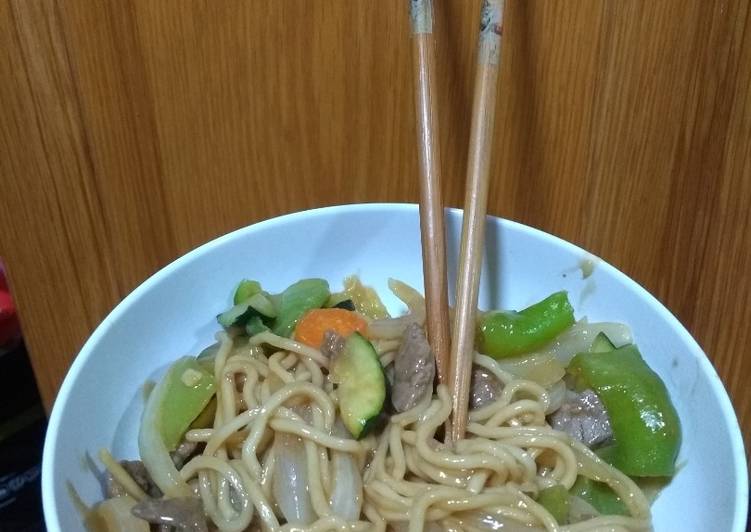 Chop Suey de Ternera con fideos Rápido! Receta de chiqueta_94- Cookpad