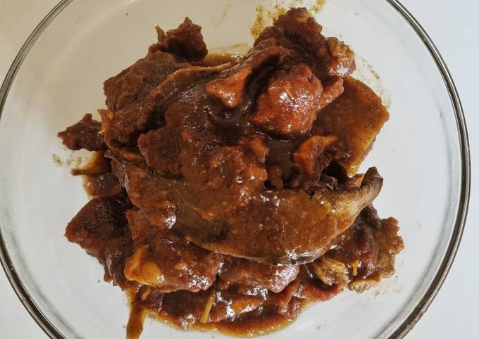Resep Semur Daging sapi spesial oleh Kartika Merliana - Cookpad