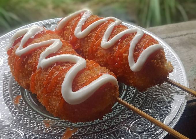 Resep Corndog Sosis Mozarela oleh Mama Ain - Cookpad