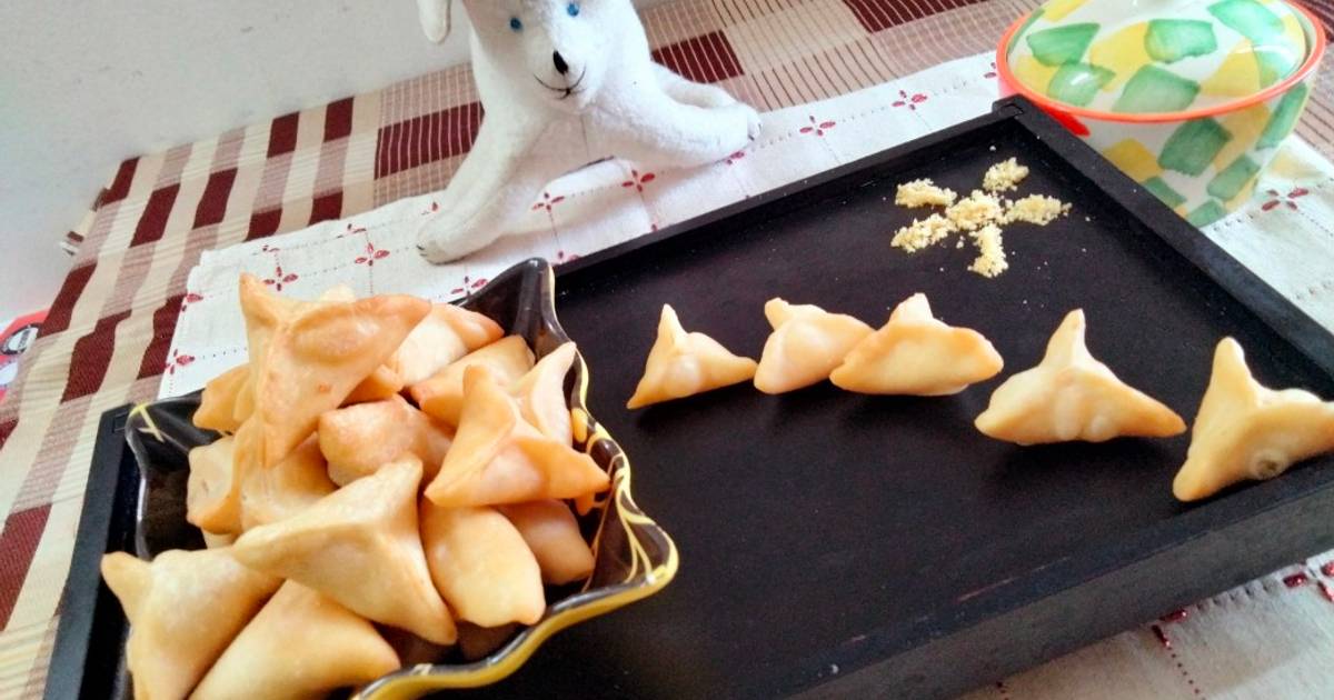 Mini Moong dal Samosa Recipe by Kalpana Rai - Cookpad