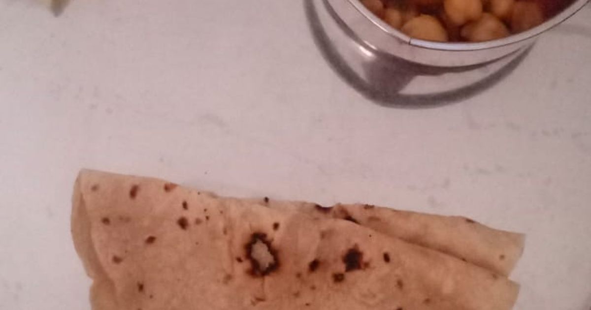Chole With Roti Recipe by anchal goel - Cookpad