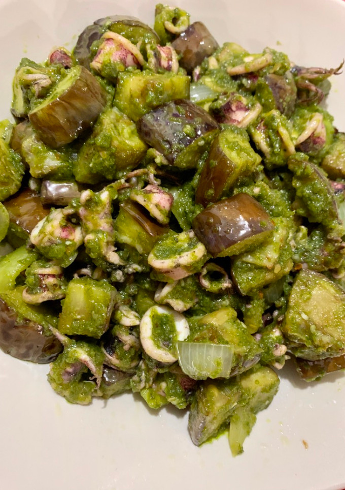 Resep Tumis Cumi Terong Cabe Hijau oleh Ninda Rozhy - Cookpad