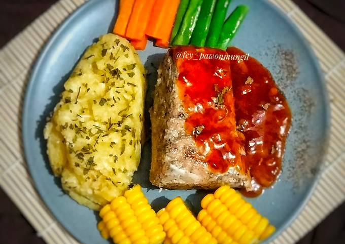 Resep Steak Tuna Black Pepper With Mashed Potato Oleh Fey Pawonmungil
