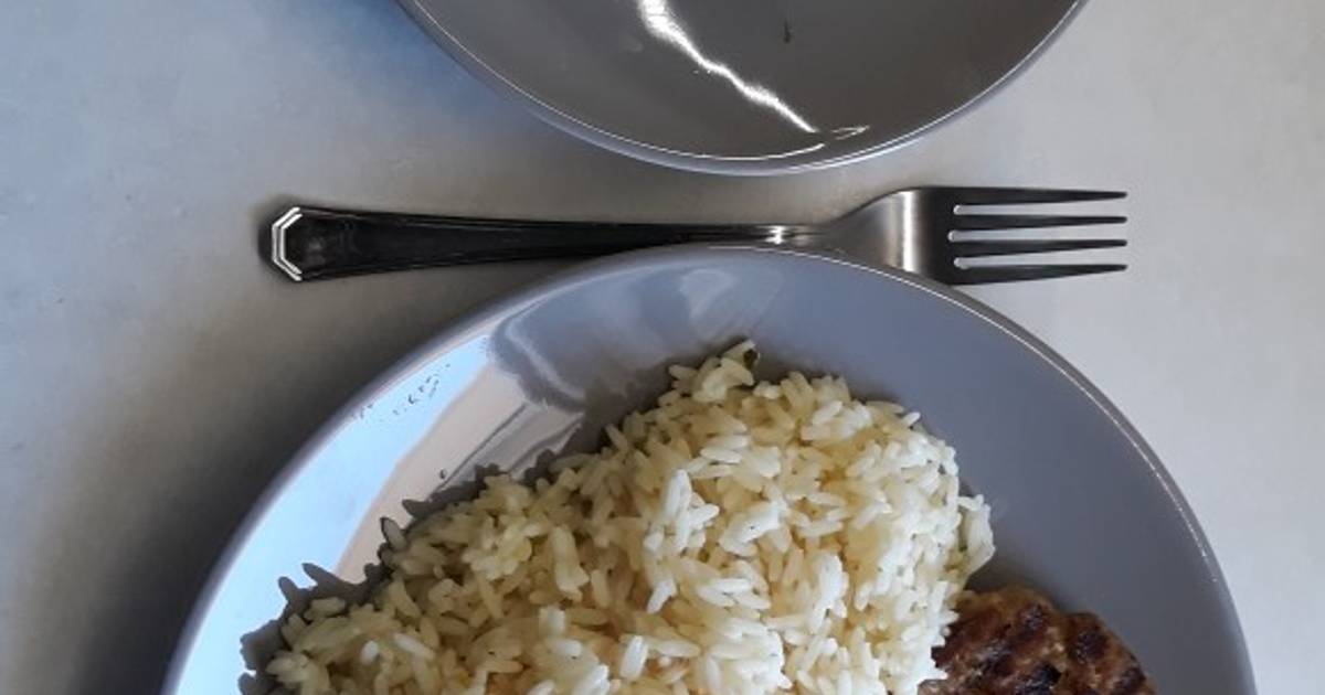 Ρύζι με μπιφτέκια γεμιστά με τυρί και μπέικον Συνταγή από τον/την ...