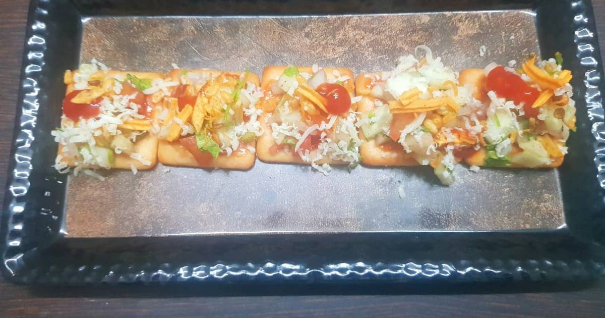 Biscuit canapes Recipe by Monika Jain ( Homechef) - Cookpad
