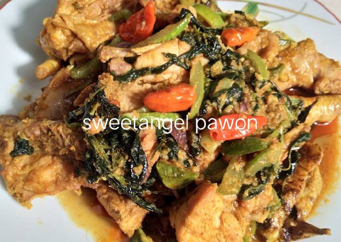 Resep Ayam pesmol kemangi timun sederhana oleh Pawon si mbok - Cookpad