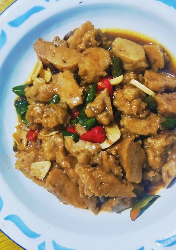 Resep Oseng bakso cabai hijau oleh Mamafreya - Cookpad