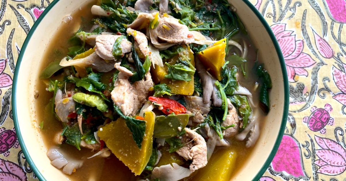 Red Curry With Pumpkin, Oyster Mushrooms, And Pak Wan Recipe By Boon🍭🍰🥯🥨🍛
