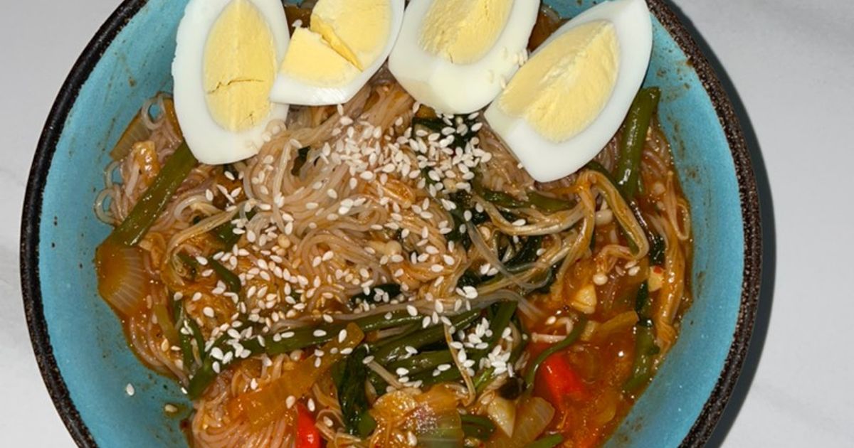Resep Sohun Enoki Kangkung oleh shinta keith - Cookpad
