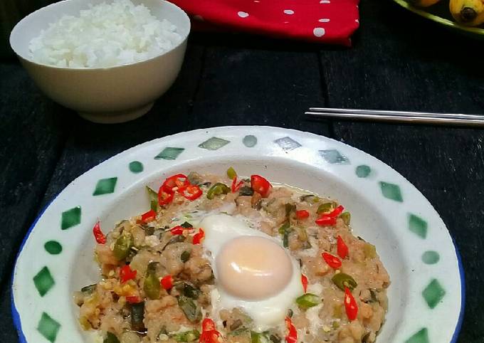 Resep Daging ayam kukus telor oleh nanda aulia - Cookpad